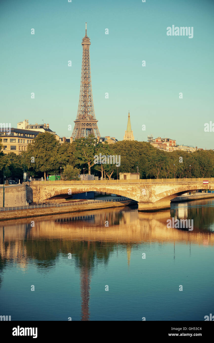 Eiffel Tower and bridge over River Seine Stock Photo - Alamy