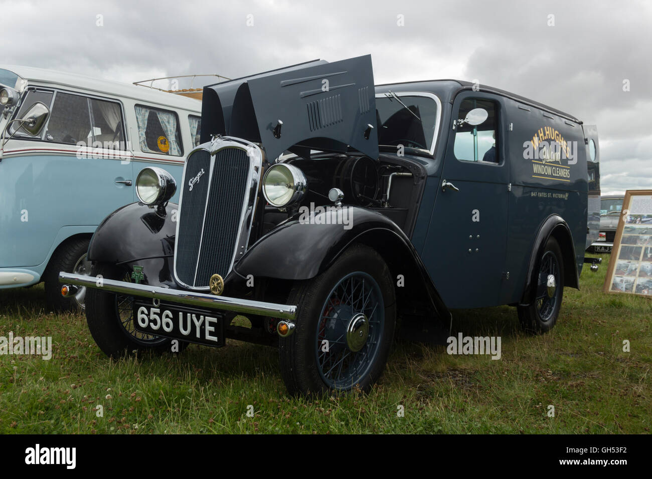 1930s commercial vehicle hi-res stock photography and images - Alamy