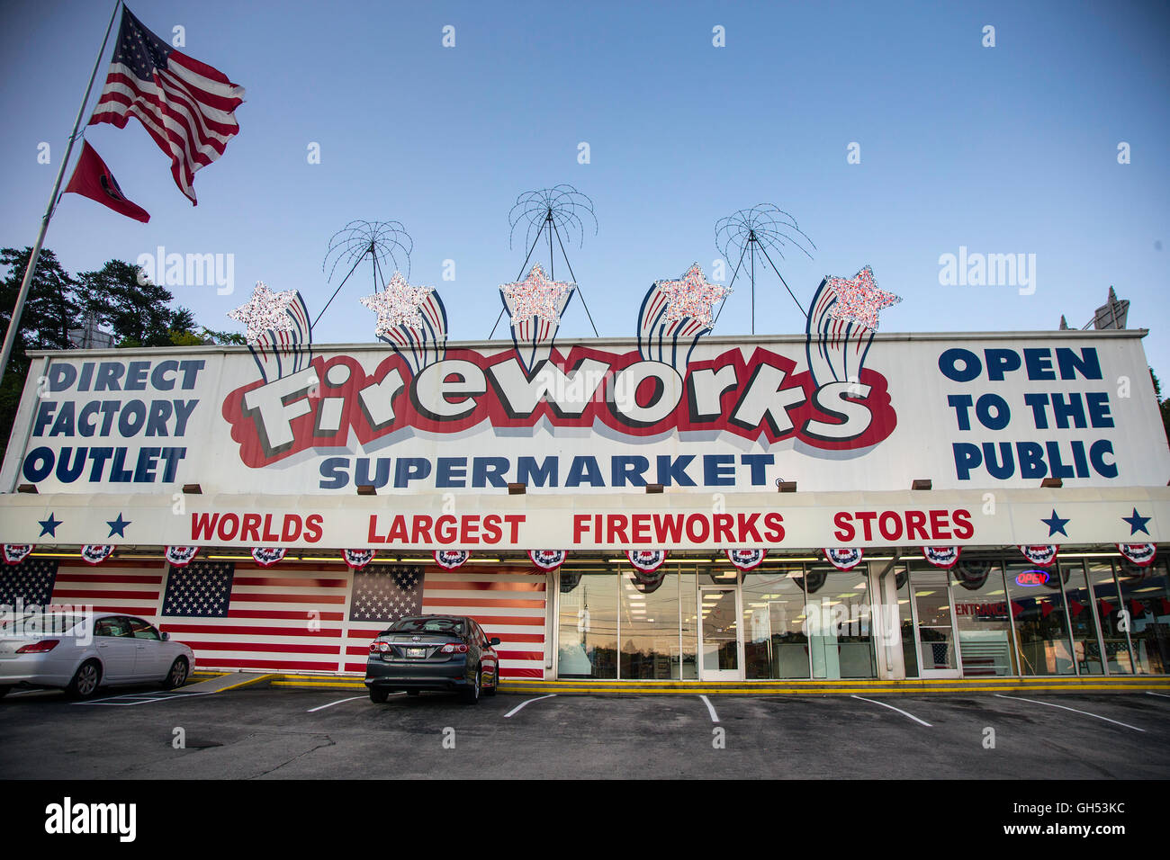 A store selling fireworks in Knoxville, Tennessee Stock Photo - Alamy