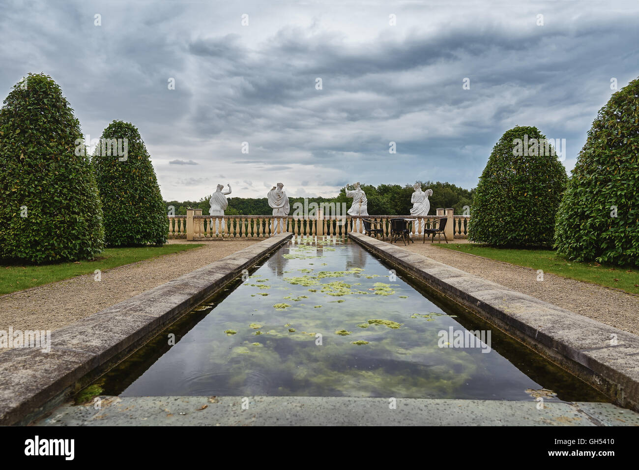 Roman garden structure hi-res stock photography and images - Alamy