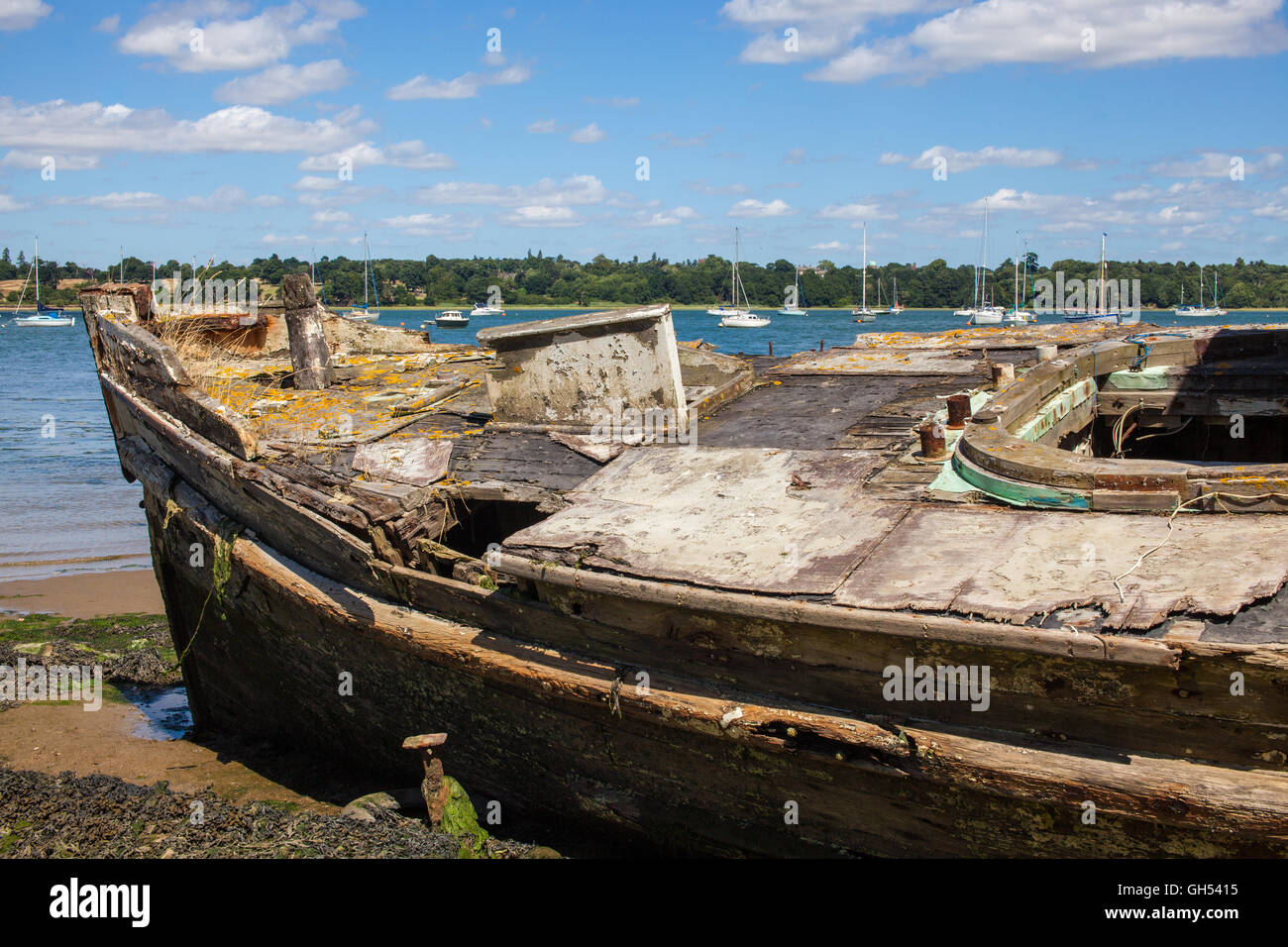Messy boats hi-res stock photography and images - Alamy