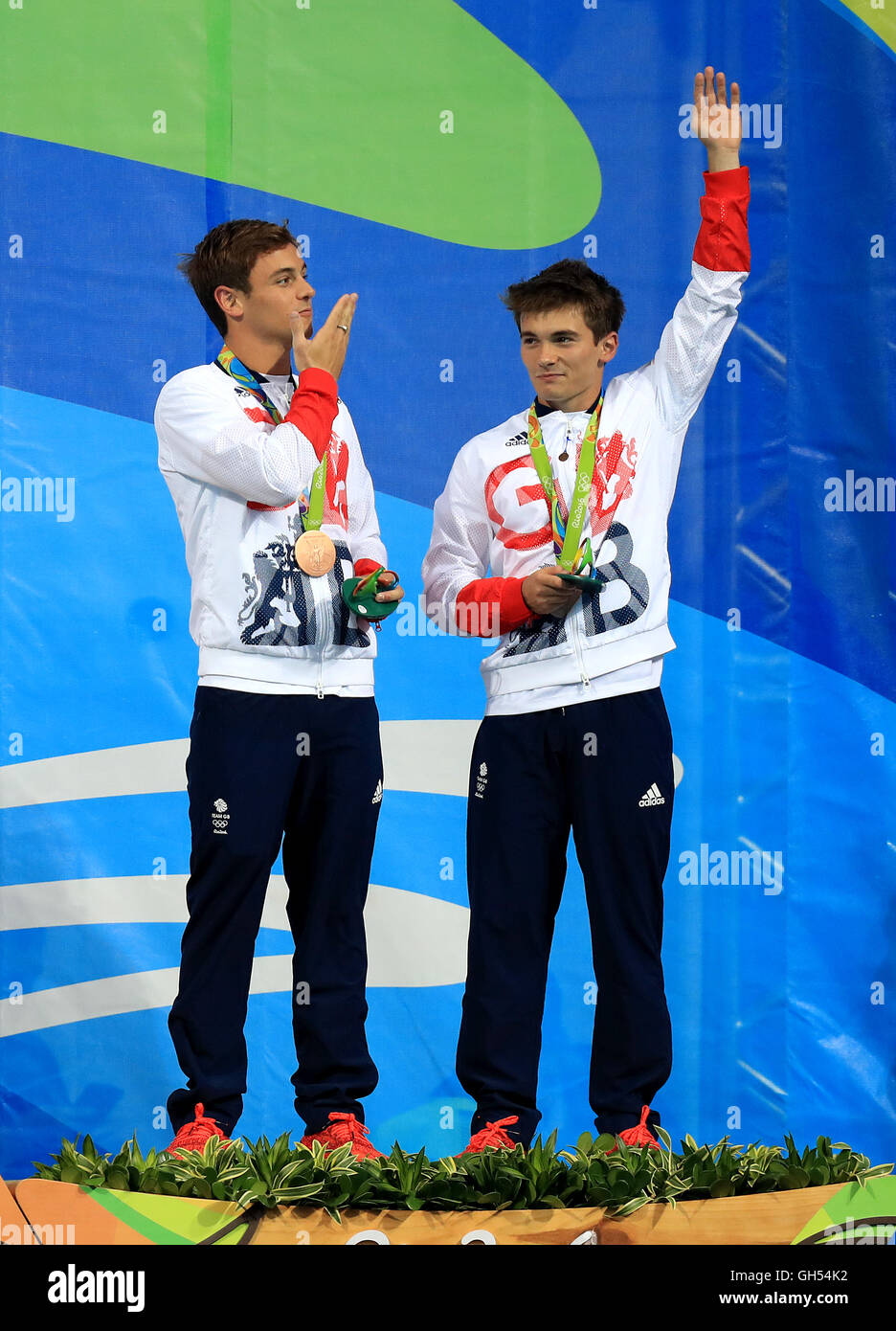 Great Britain's Tom Daley (left) and Daniel Goodfellow (right ...