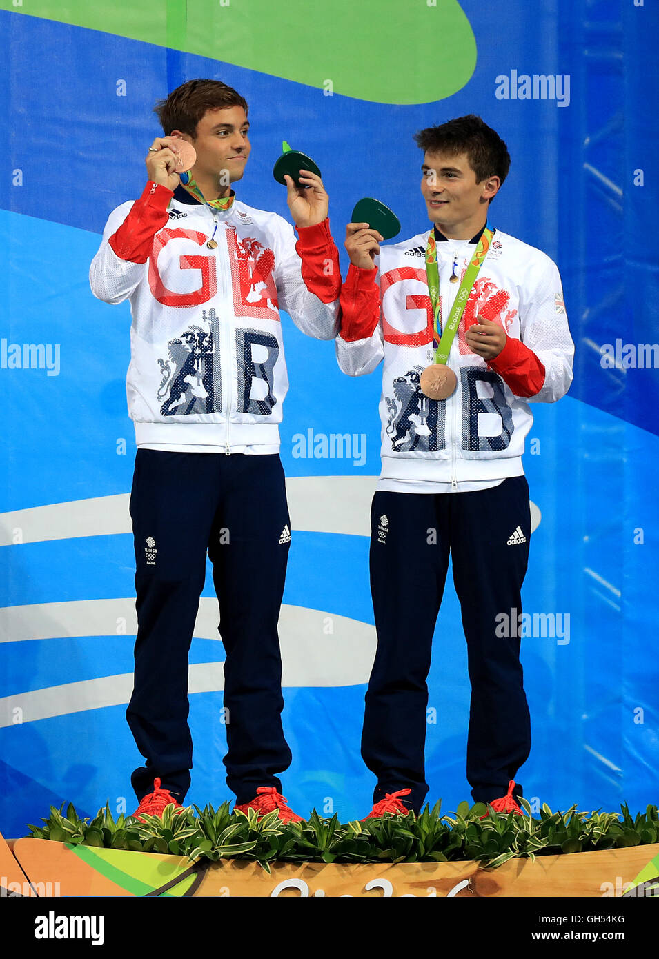 Great Britain's Tom Daley (left) and Daniel Goodfellow (right ...