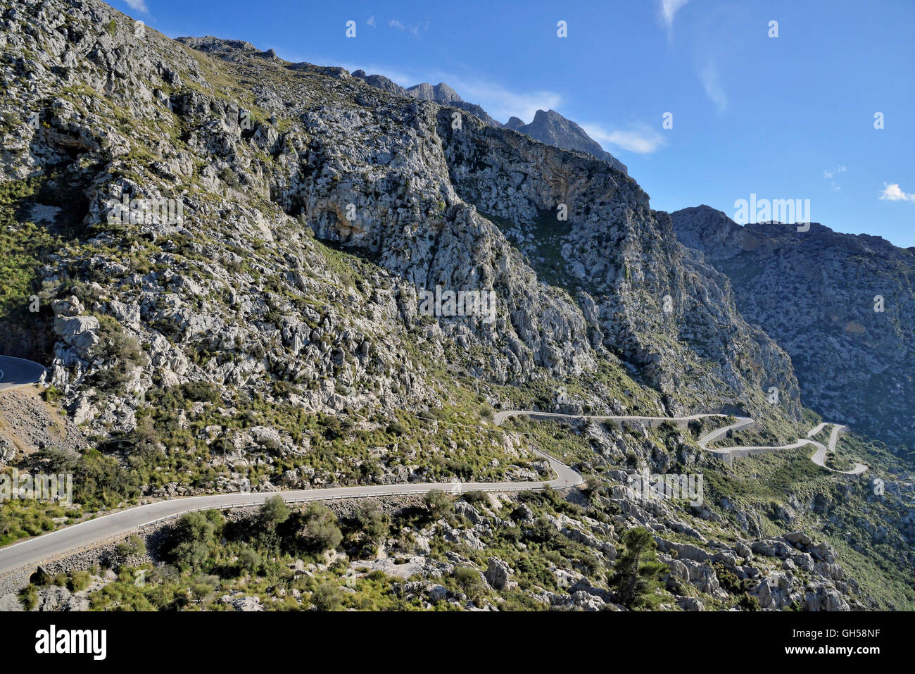 geography / travel, Spain, serpentine road in the bay Sa Calobra ...