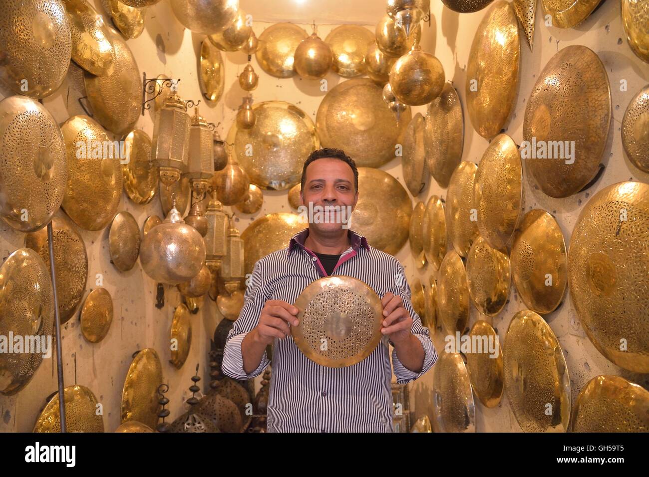 geography / travel, Morocco, metal smith in his chest in the SE, market ...