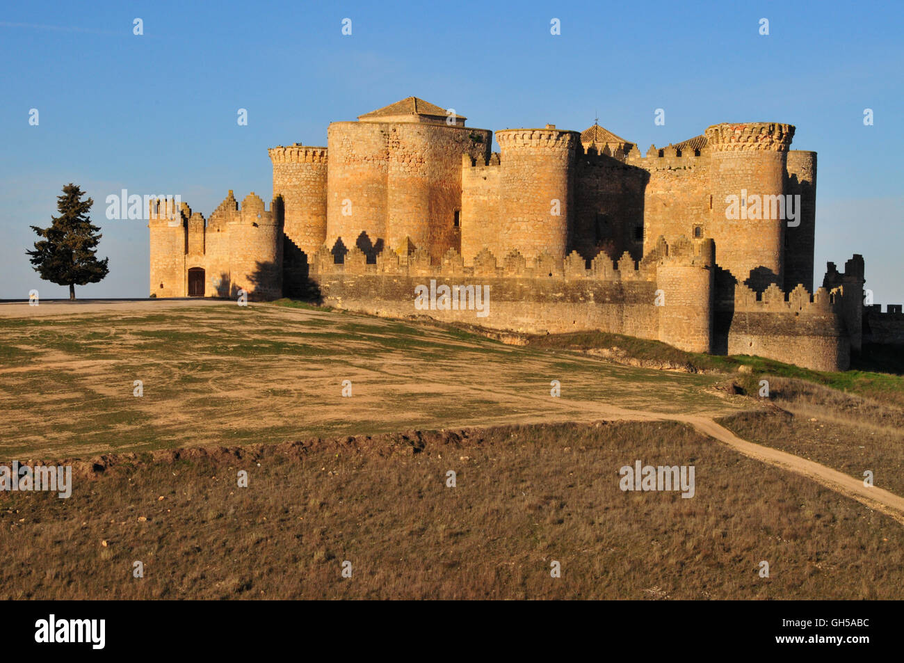 geography / travel, Spain, Castillo de Belmonte, Belmonte, region ...