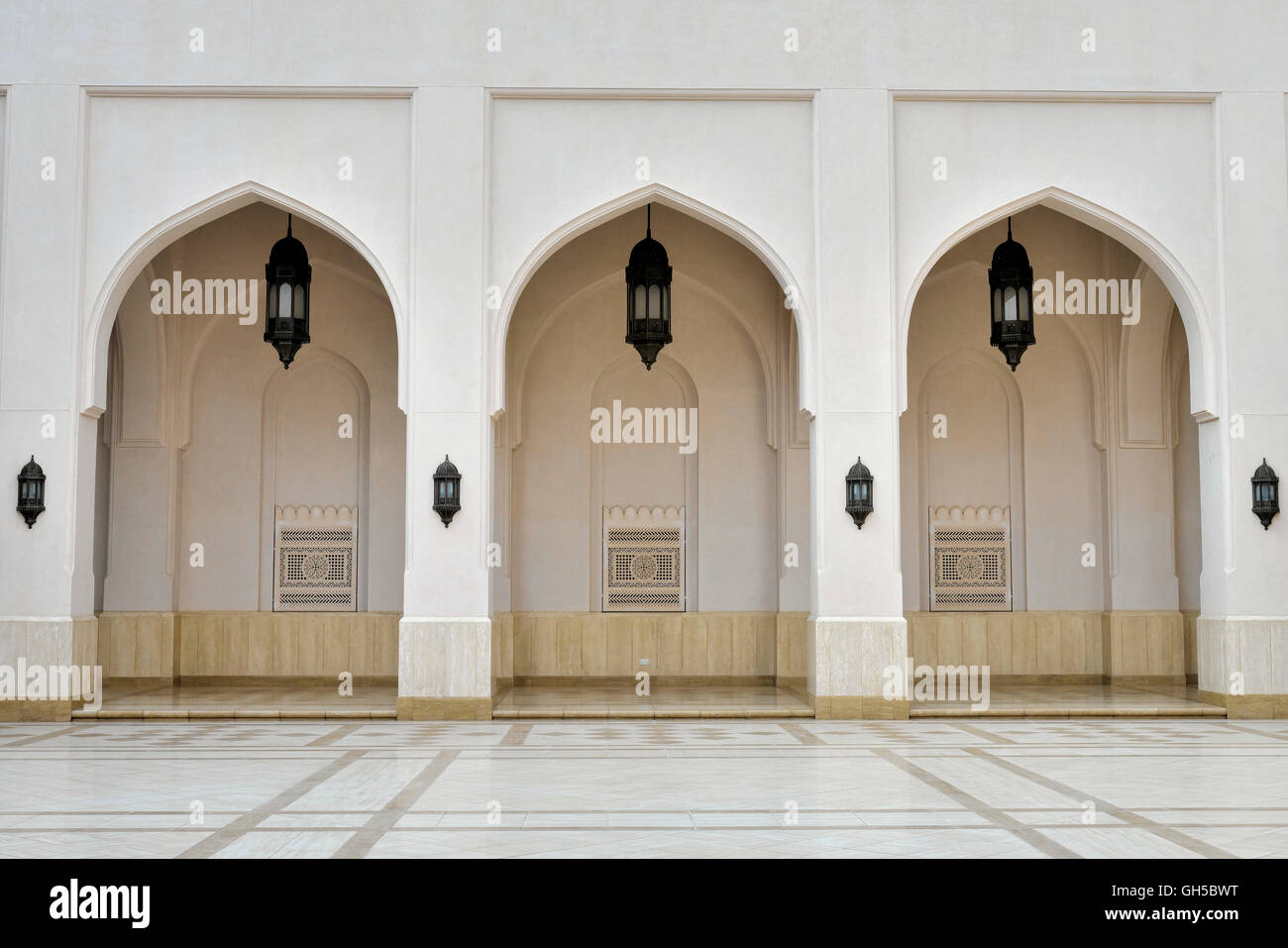 geography / travel, Oman, patio of the sultan Qaboos Grand Mosque ...