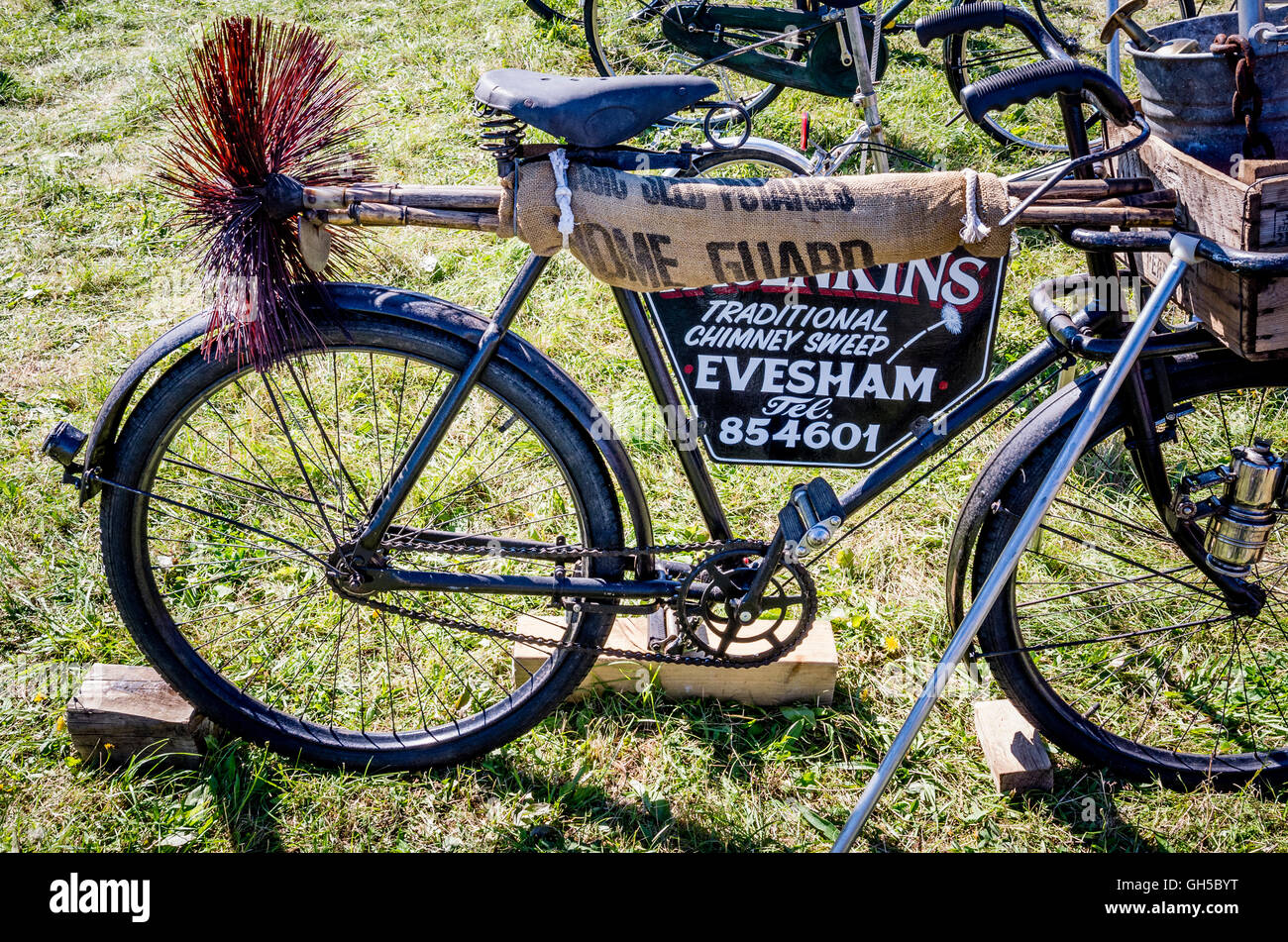 1940s bicycle hi-res stock photography and images - Alamy