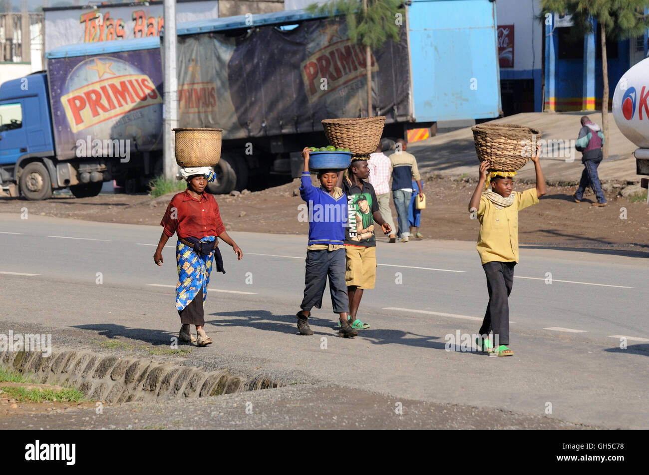 Rwanda street scene hi-res stock photography and images - Alamy