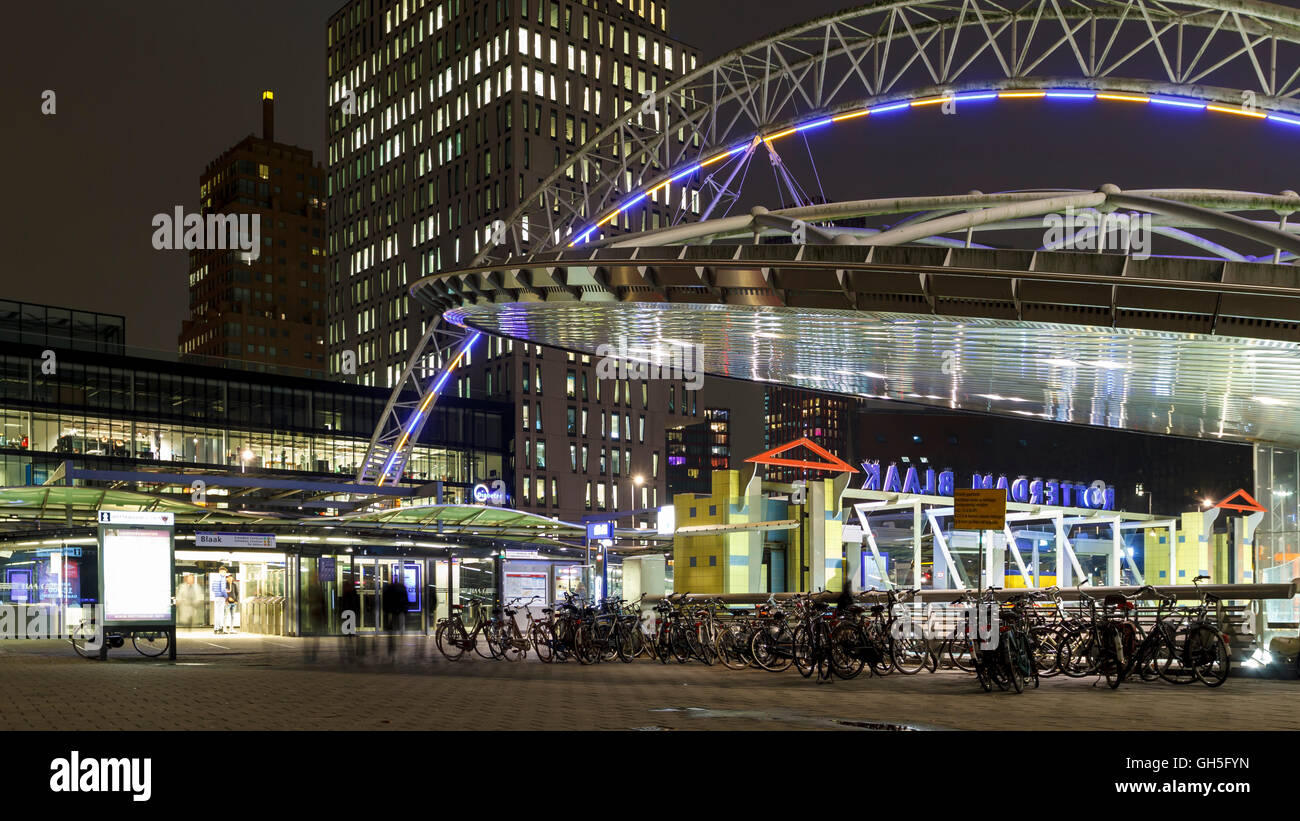 Rotterdam metro station night hi-res stock photography and images - Alamy