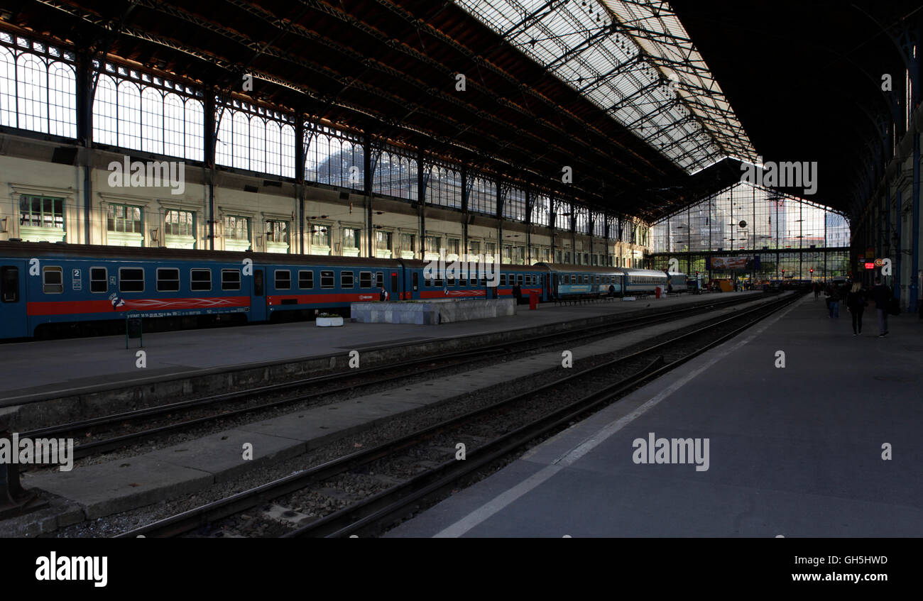 Train station without people Stock Photo - Alamy