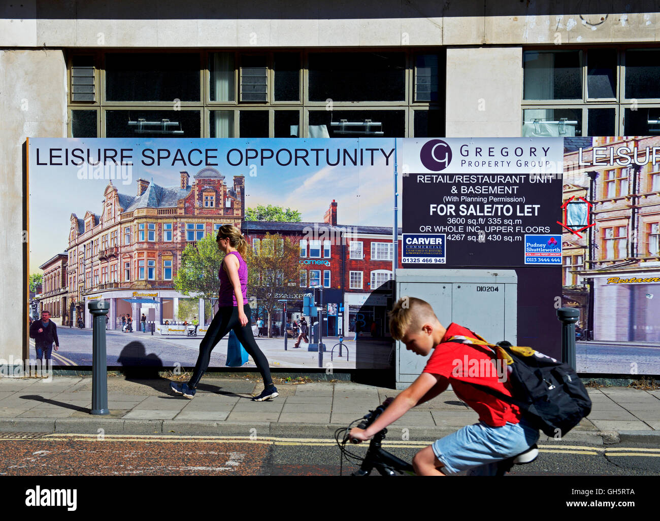 Hoarding with redevelopment advertising hi-res stock photography and ...