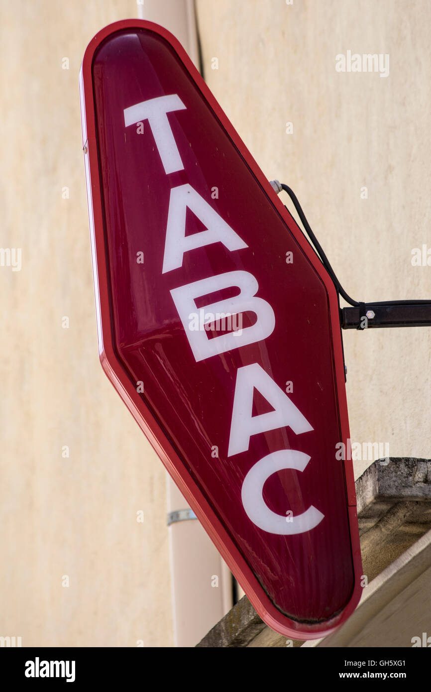 Tabac france shop sign hi-res stock photography and images - Alamy