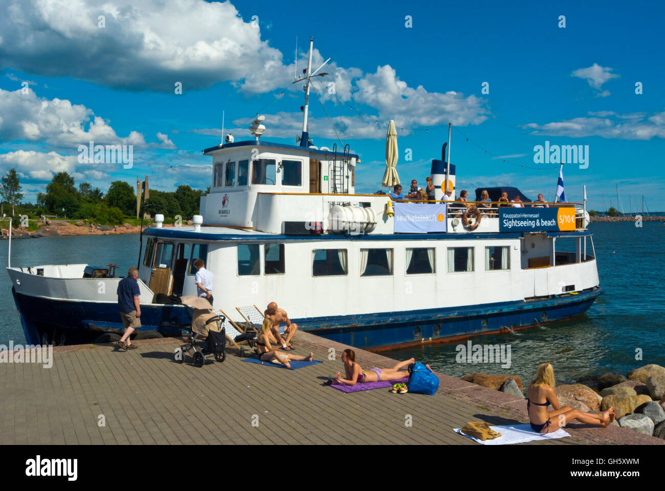 Kauppatori-Hernesaari summertime boat, Eiranranta pier, Eira, Helsinki ...