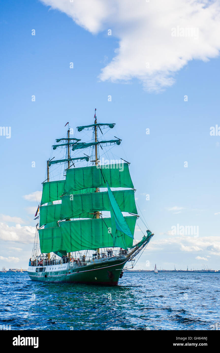 Alexander von humboldt ship hi-res stock photography and images - Alamy