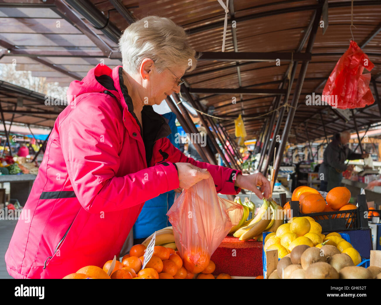Farmers market purchase senior hi-res stock photography and images - Alamy