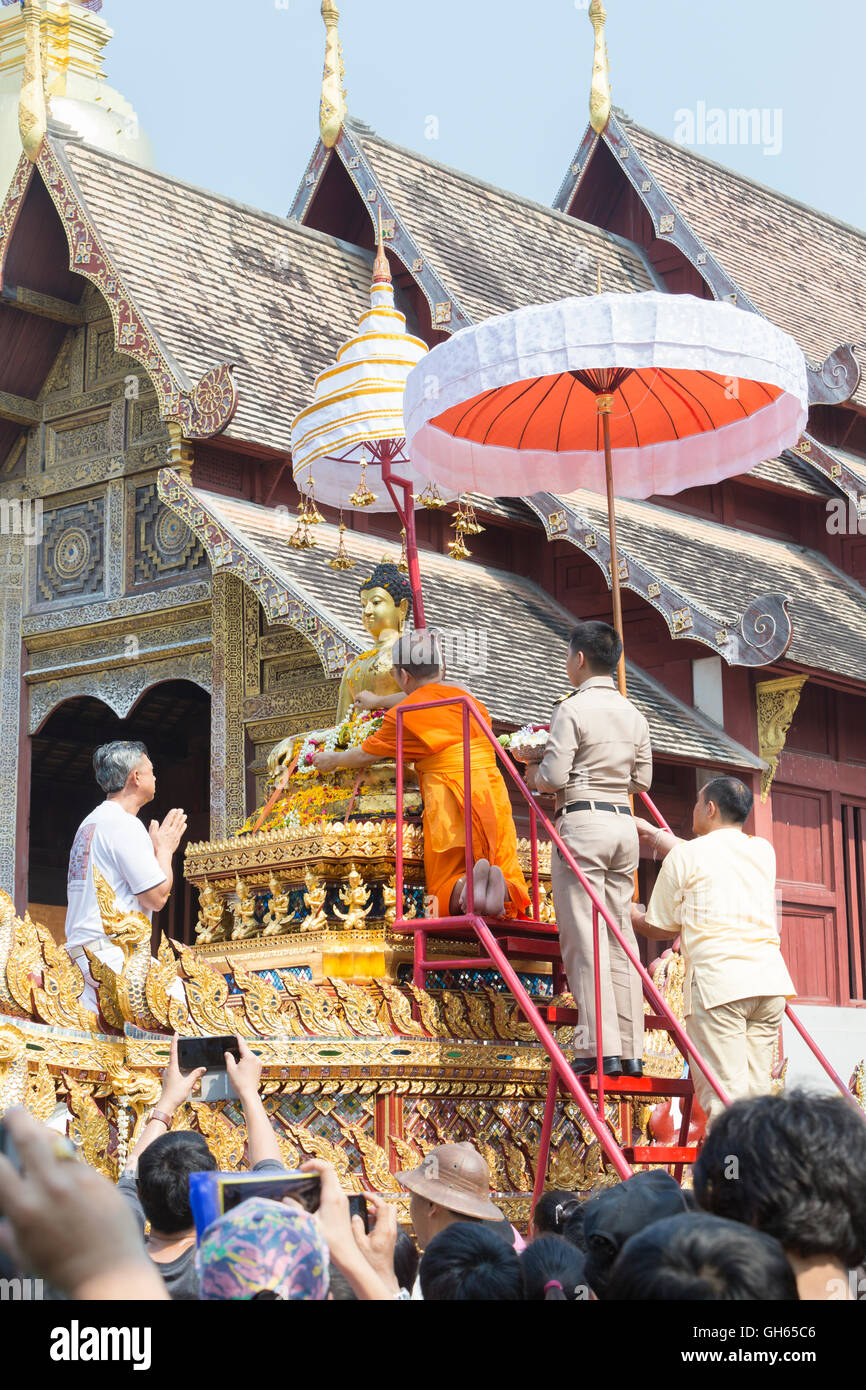 Pay homage to buddha hi-res stock photography and images - Alamy