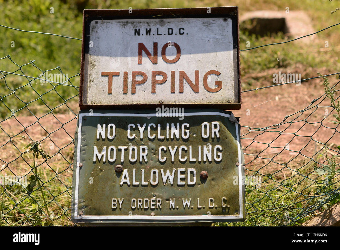 No tipping sign hi-res stock photography and images - Alamy