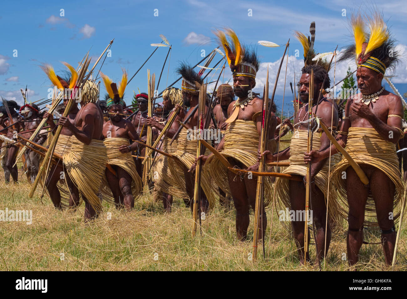 Papua outfit hi-res stock photography and images - Alamy