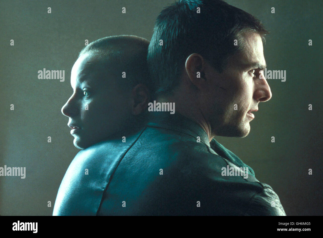 Minority samantha tom cruise 2002 hi-res stock photography and images ...