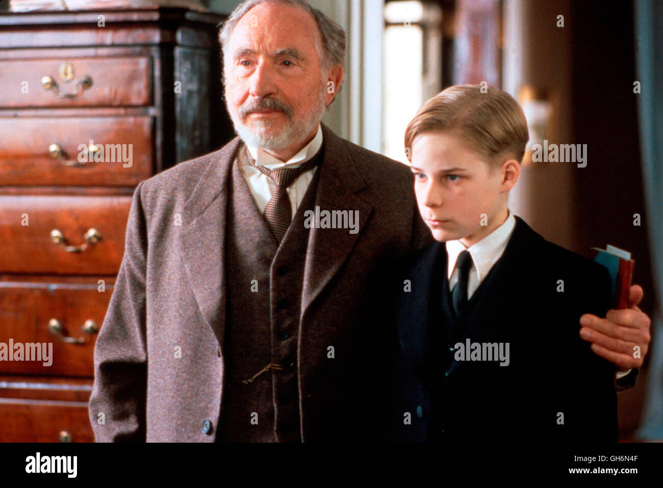 THE WINSLOW BOY / USA 1999 / David Mamet Szene mit Arthur Winslow ...