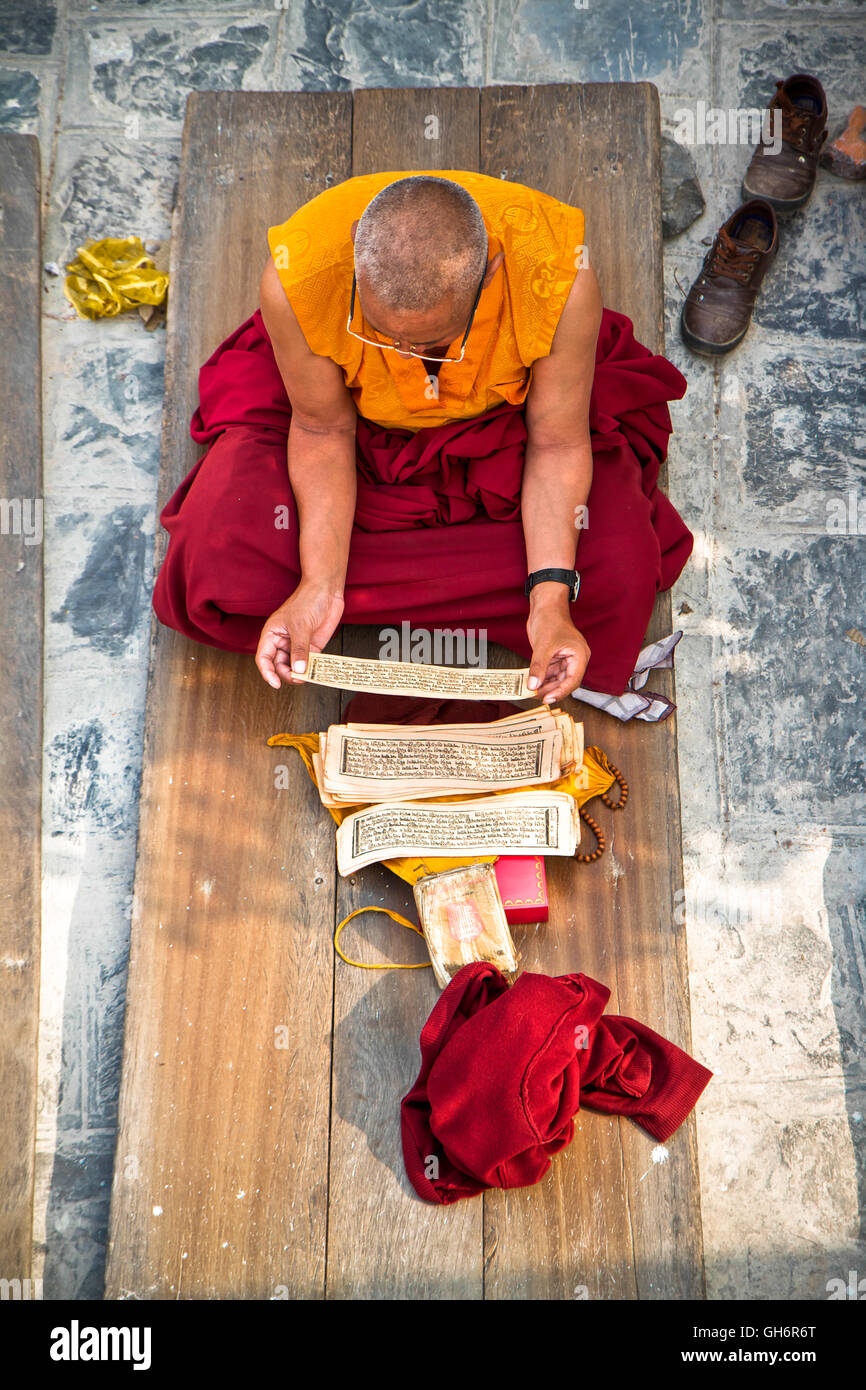 Stories of nepal hi-res stock photography and images - Alamy