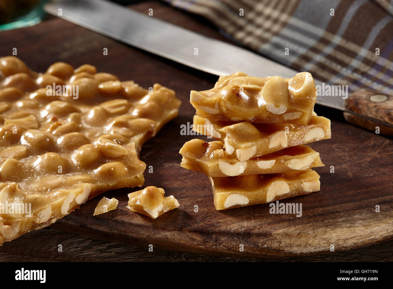 Peanut brittle hi-res stock photography and images - Alamy