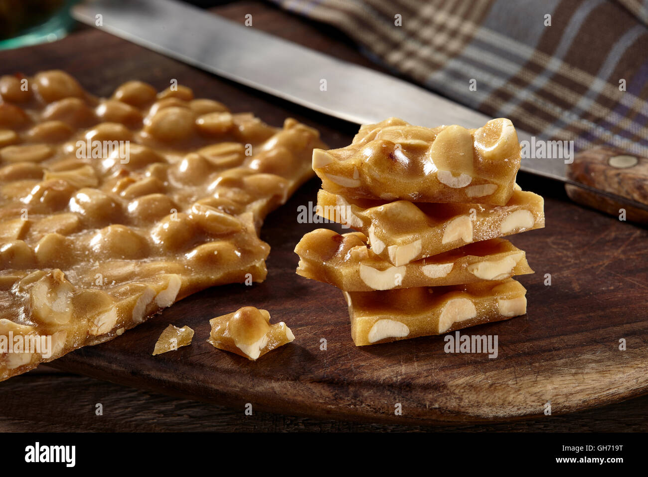 Peanut brittle hi-res stock photography and images - Alamy