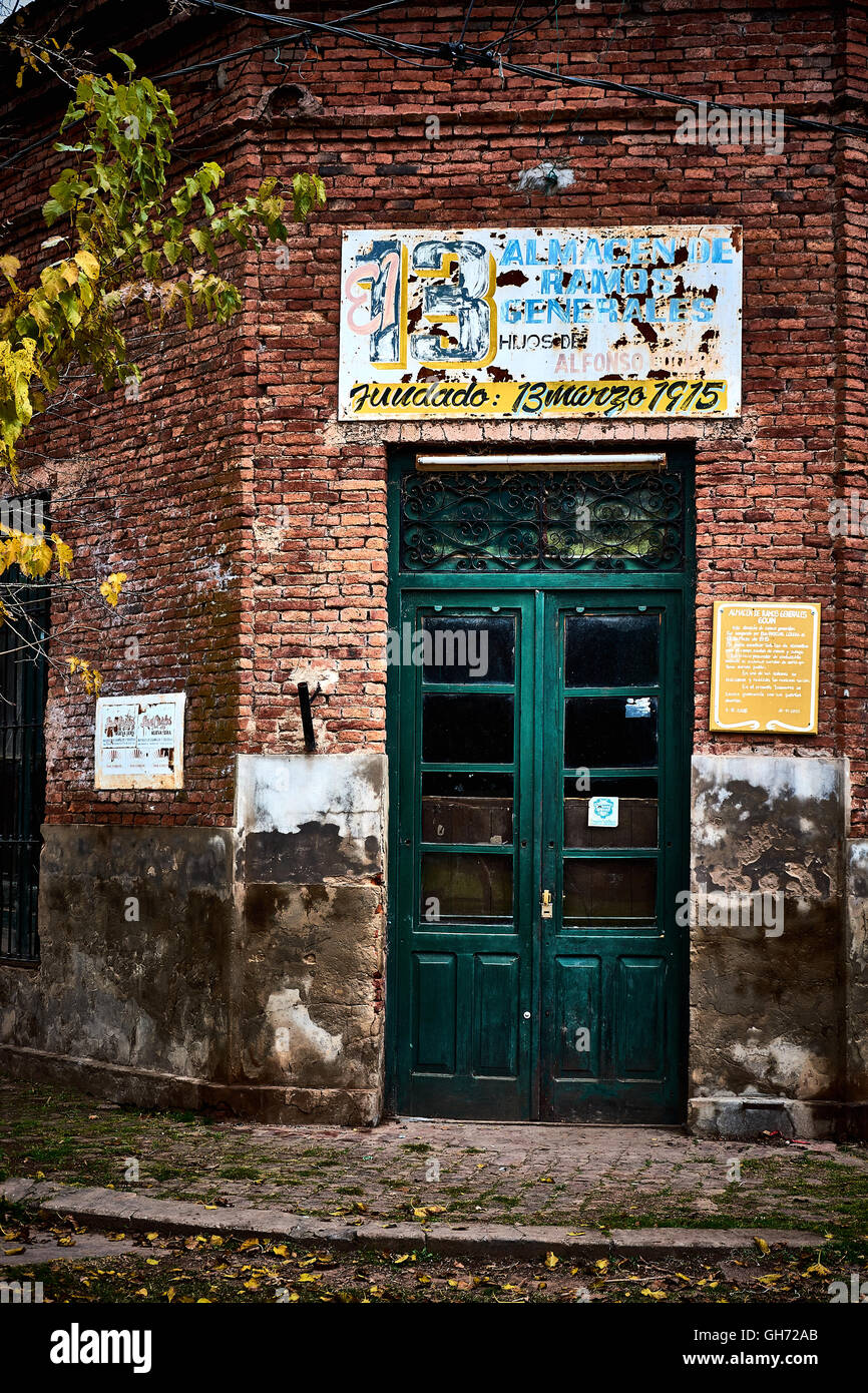 Storehouse facade hi-res stock photography and images - Alamy