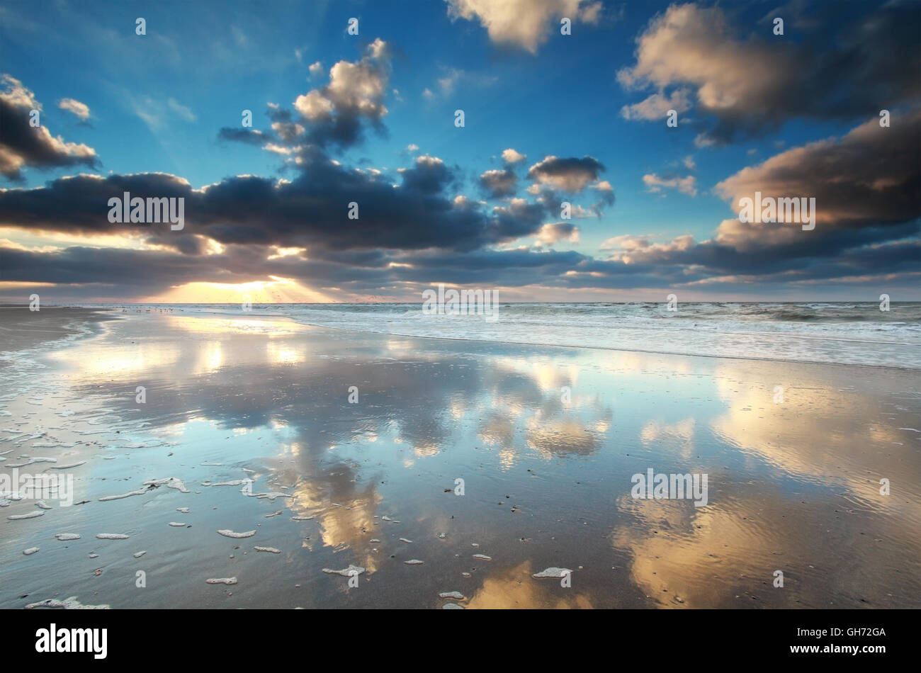 Gold coast blue sky hi-res stock photography and images - Alamy