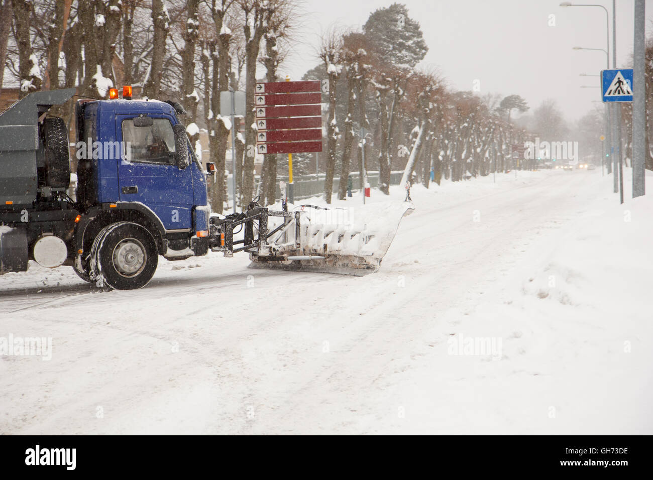 Cleaning truck hi-res stock photography and images - Alamy