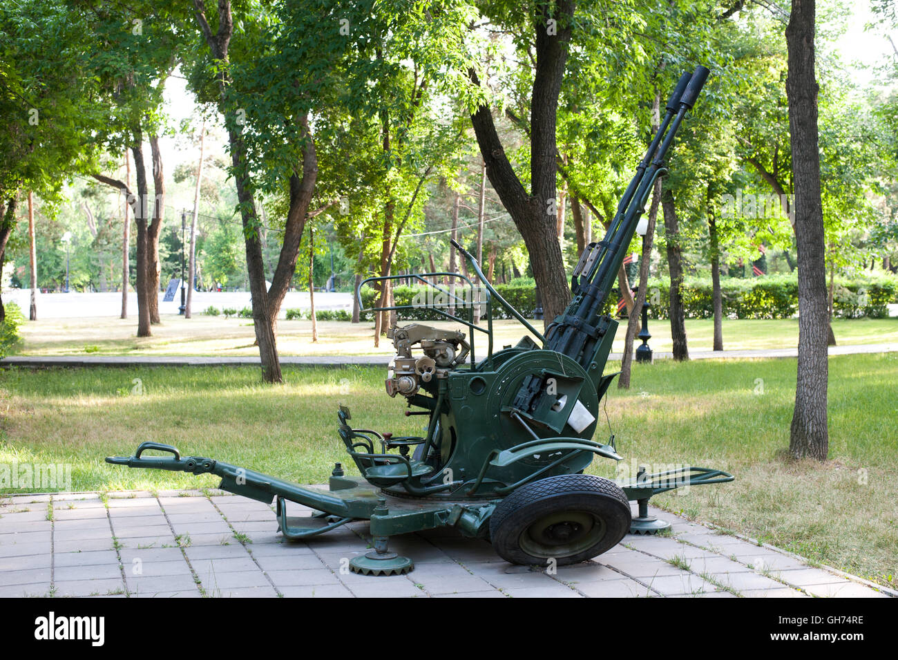Anti aircraft cannon hi-res stock photography and images - Alamy