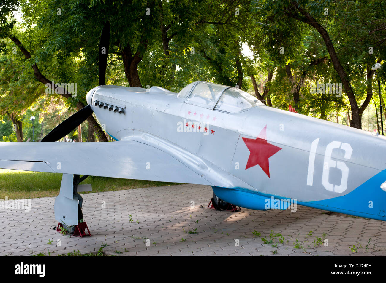 The Yakovlev Yak-3 was a World War II Soviet fighter aircraft , 1943 ...