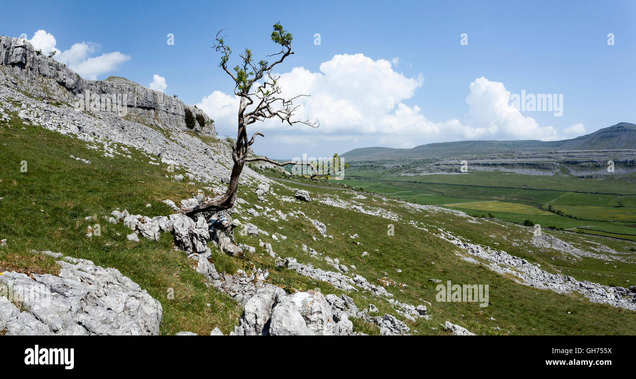 Ingleton fells chapel hi-res stock photography and images - Alamy