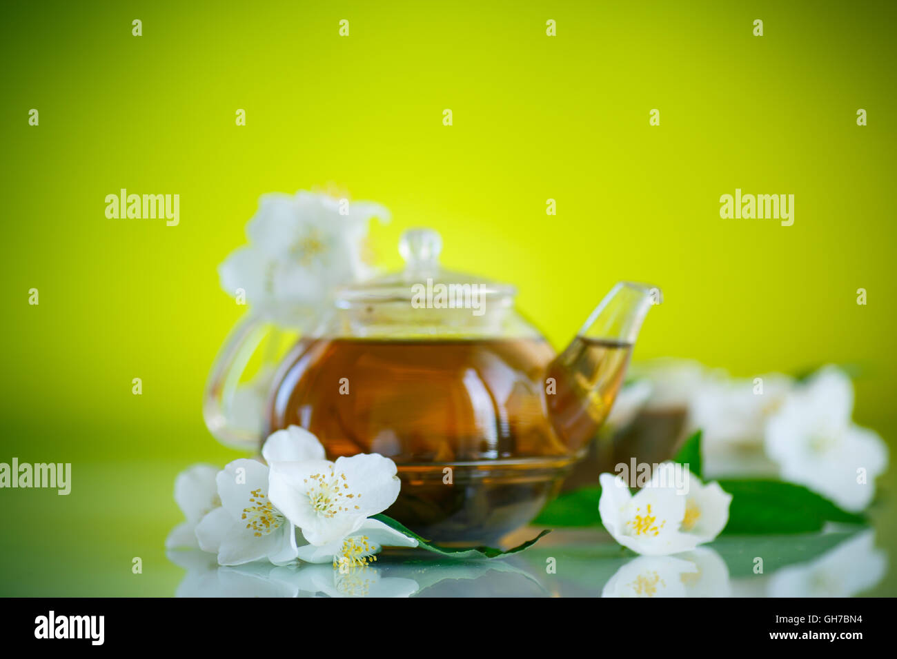jasmine tea in a teapot Stock Photo - Alamy