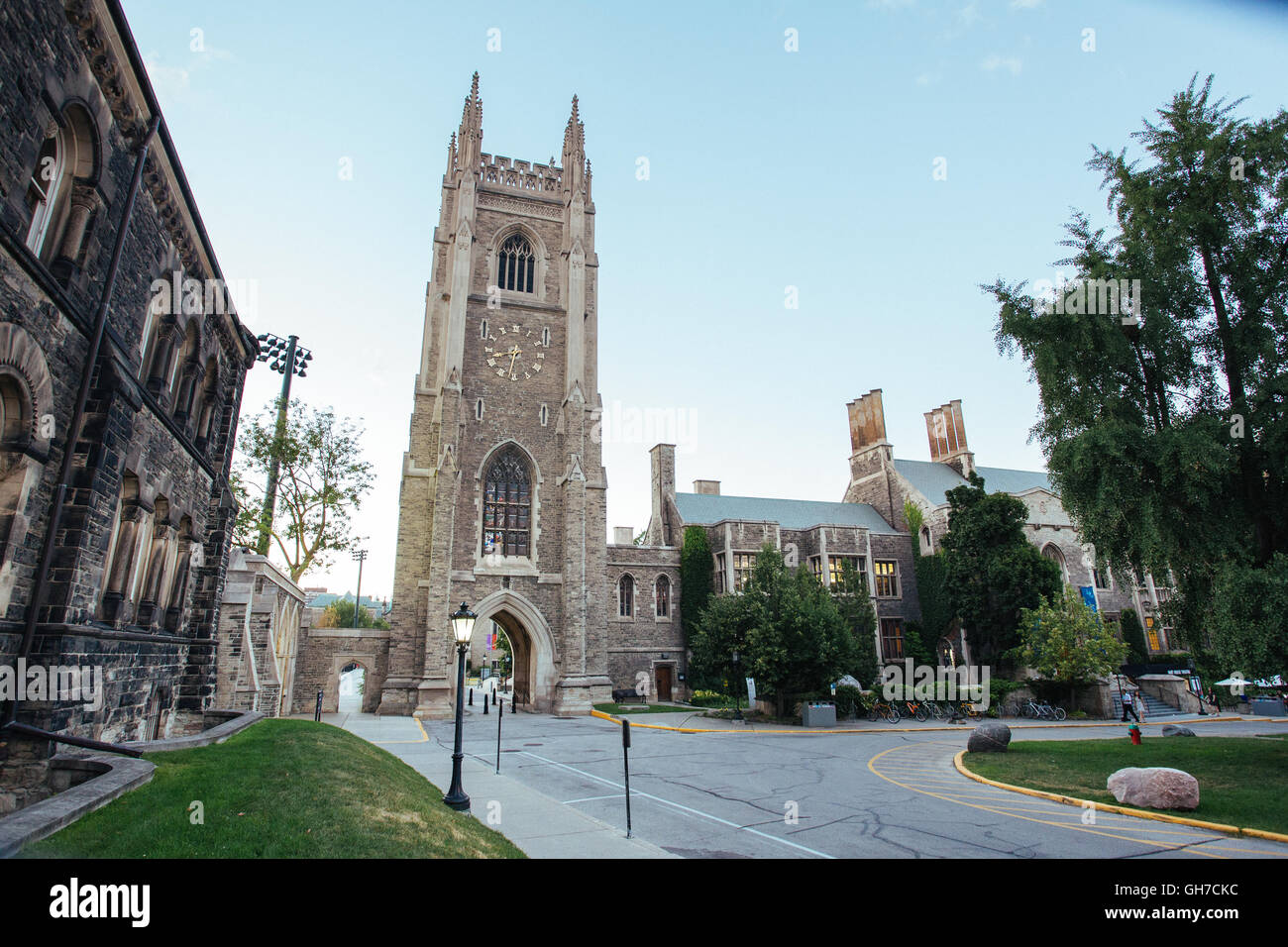 University of toronto soldiers tower hi-res stock photography and ...