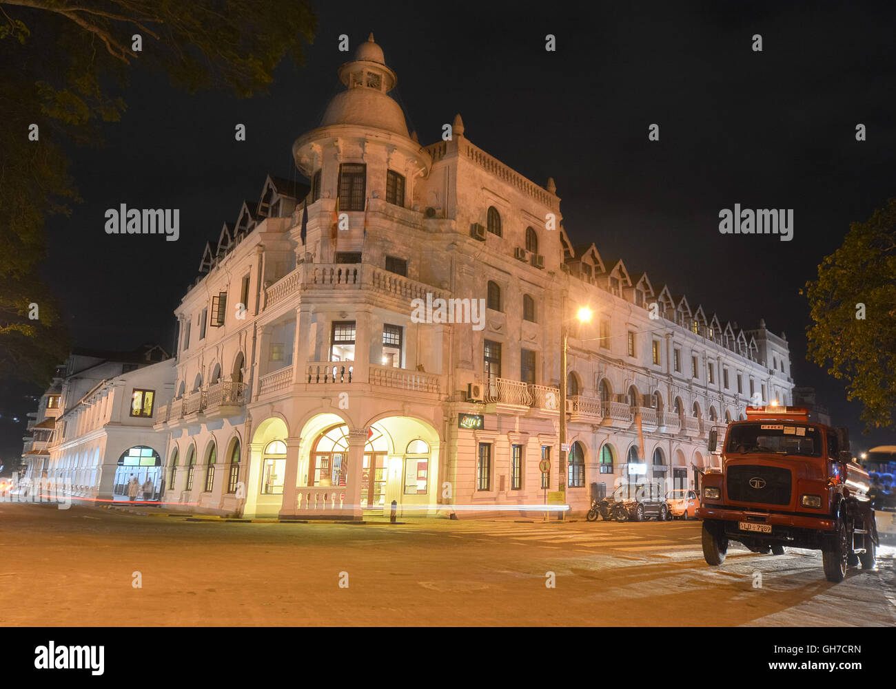 Front view of Queens hotel Kandy Stock Photo - Alamy