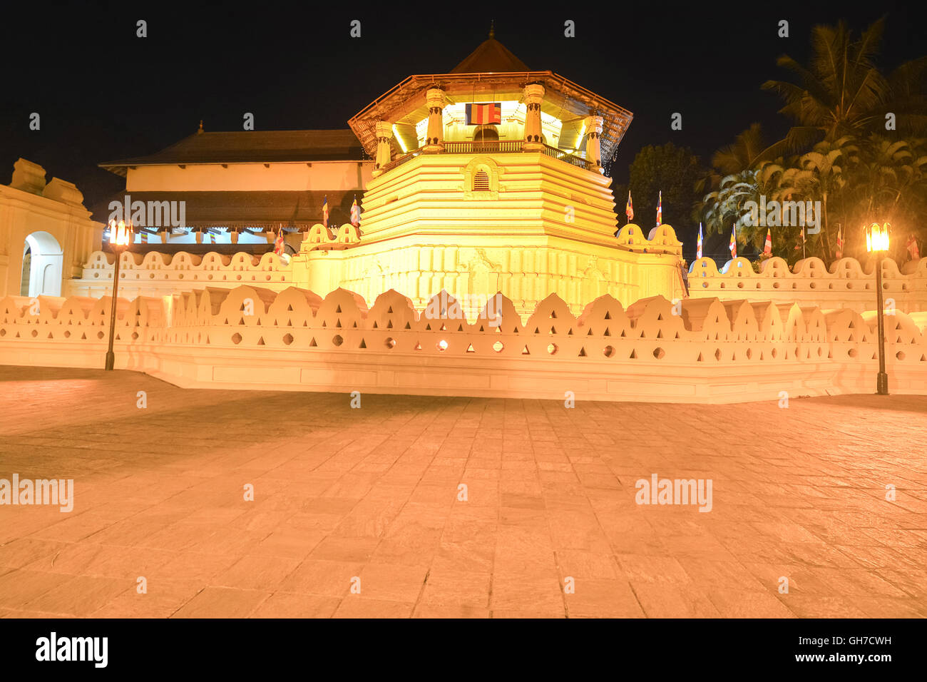 Temple Of The Sacred Tooth Relic That, Kandy Stock Photo - Alamy