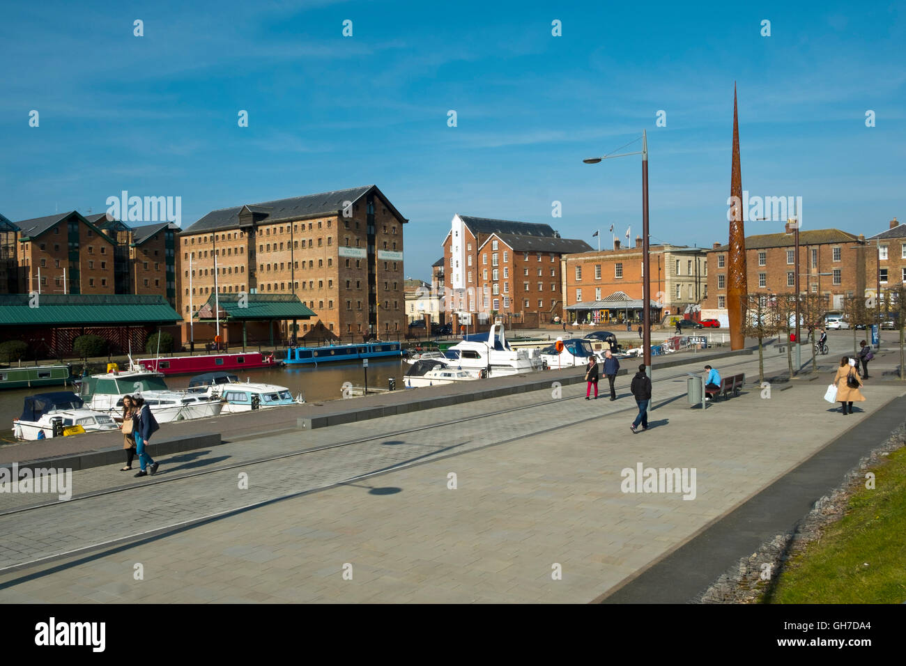 Spring sunshine brings visitors to Gloucester Docks, Gloucester, UK ...
