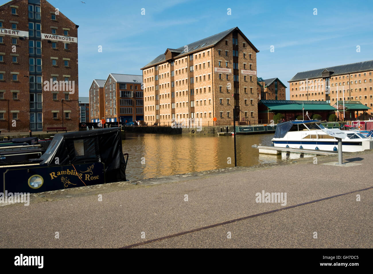 Spring sunshine brings visitors to Gloucester Docks, Gloucester, UK ...