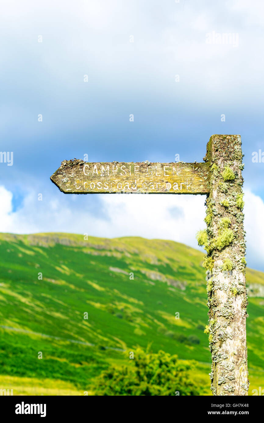 Mountain direction arrow sign hi-res stock photography and images - Alamy