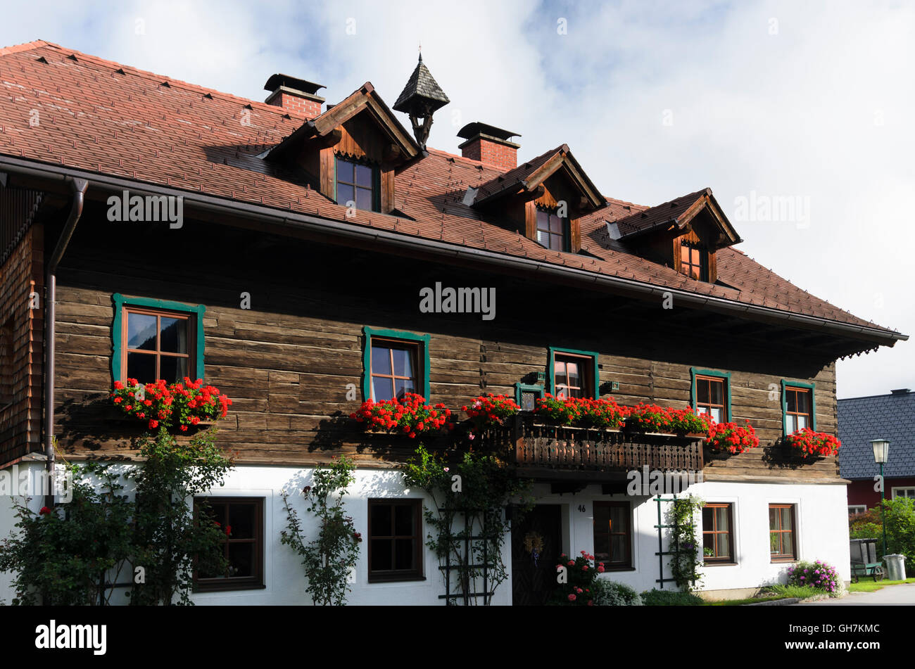 Traditional farmhouse hi-res stock photography and images - Alamy