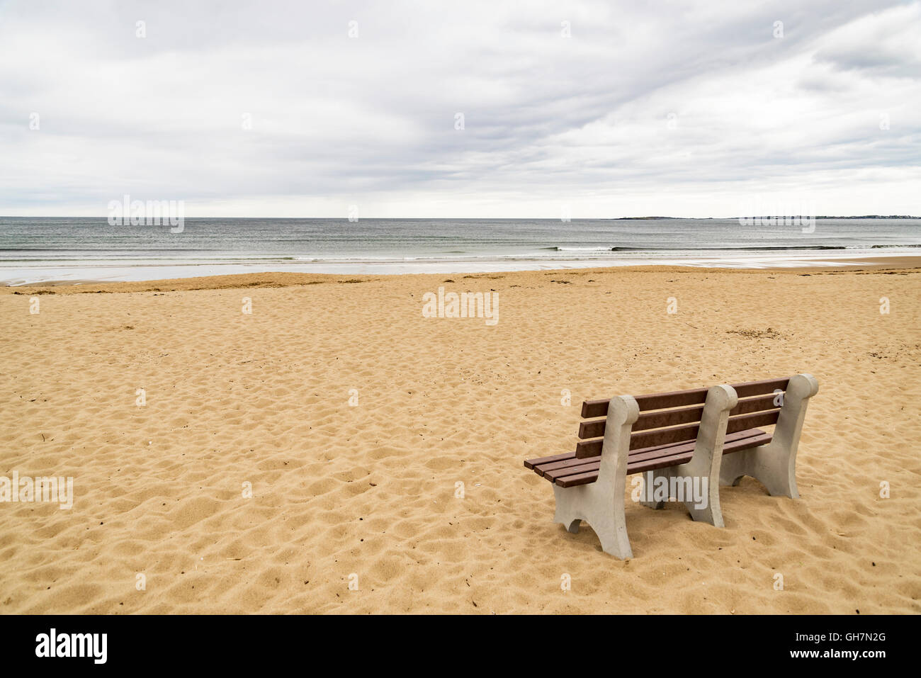 Coastal bench hi-res stock photography and images - Alamy
