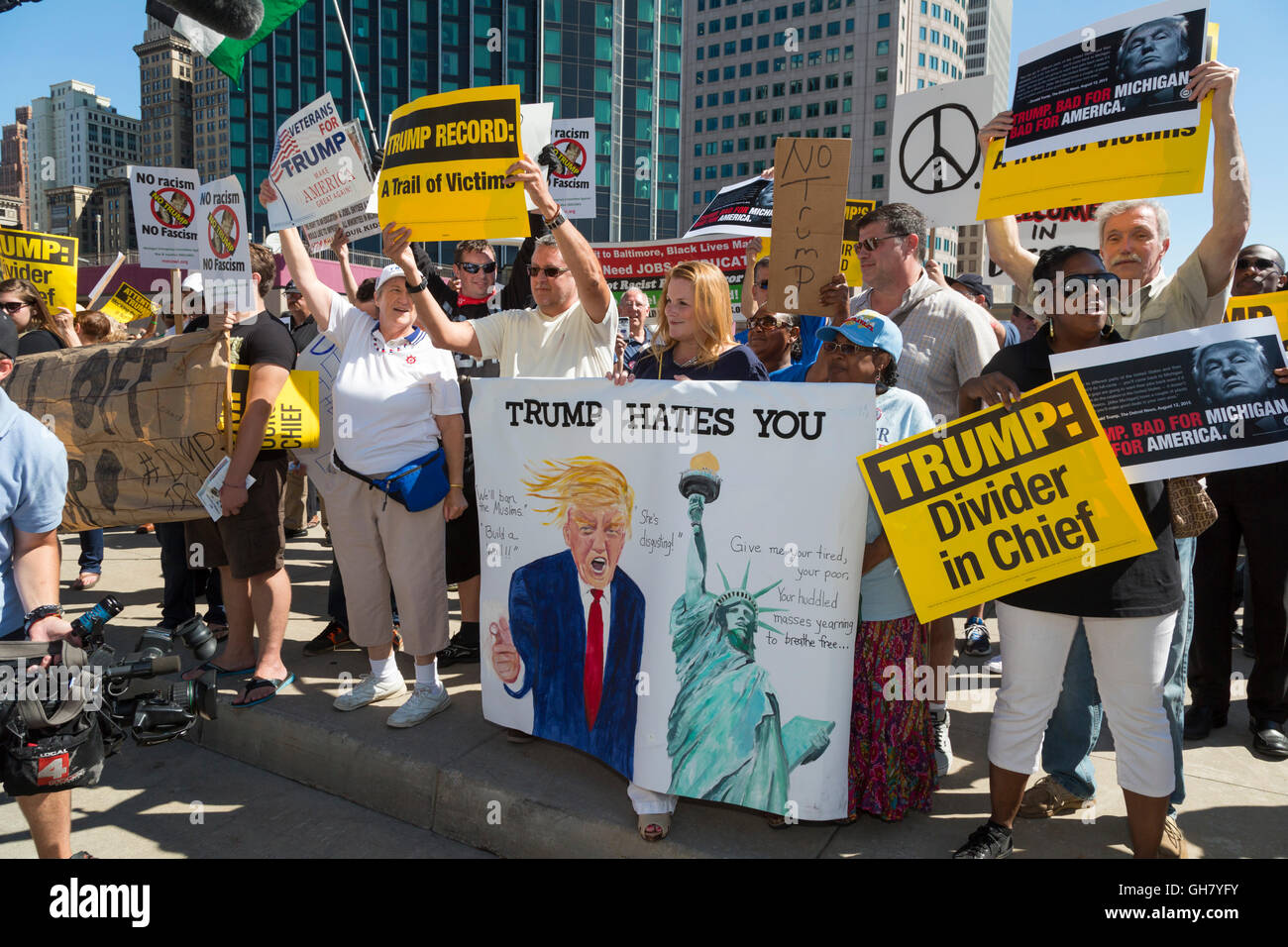 Detroit, Michigan, USA. 8th August, 2016. Labor and community activists ...