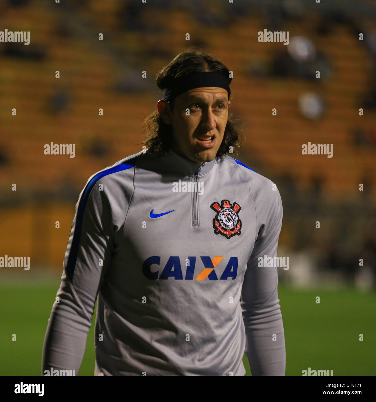 SÃO PAULO, SP - 08.08.2016: CORINTHIANS X CRUZEIRO - The goalkeeper ...