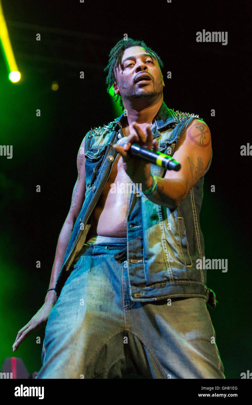 Crucial conflict rap hi-res stock photography and images - Alamy