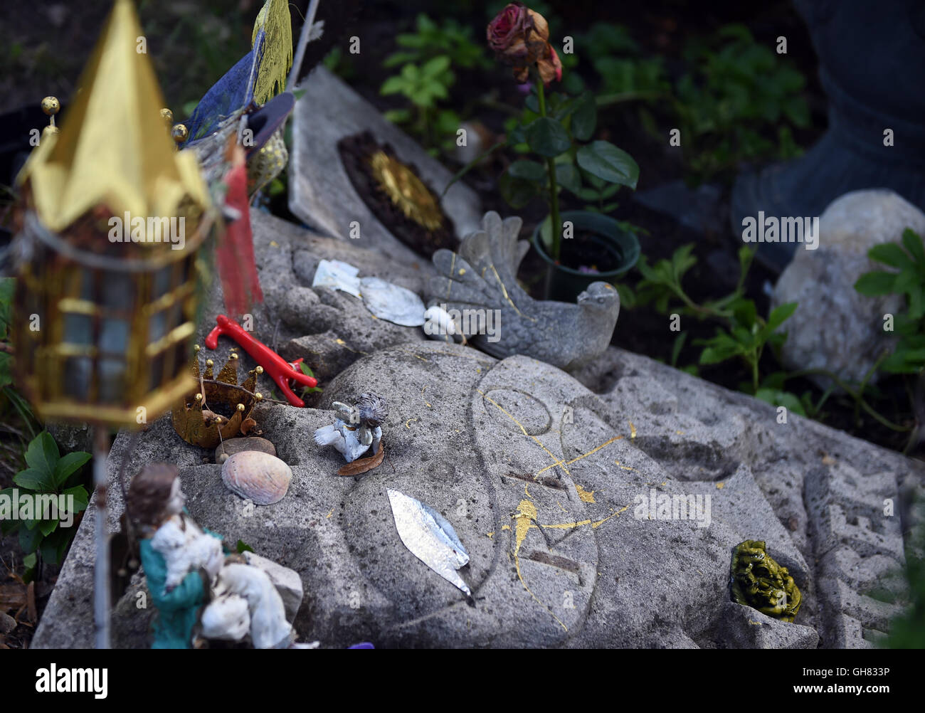 Ton steine scherben band hi-res stock photography and images - Alamy