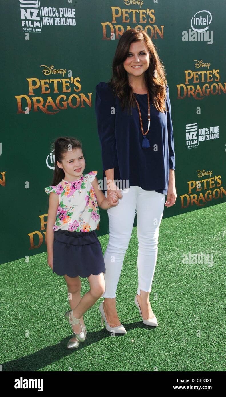 Harper renn smith and tiffani thiessen hi-res stock photography and ...