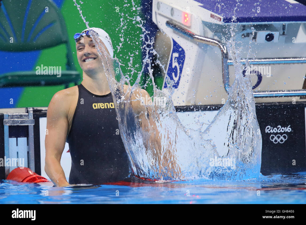 Swimming womens 100m backstroke final hi-res stock photography and ...