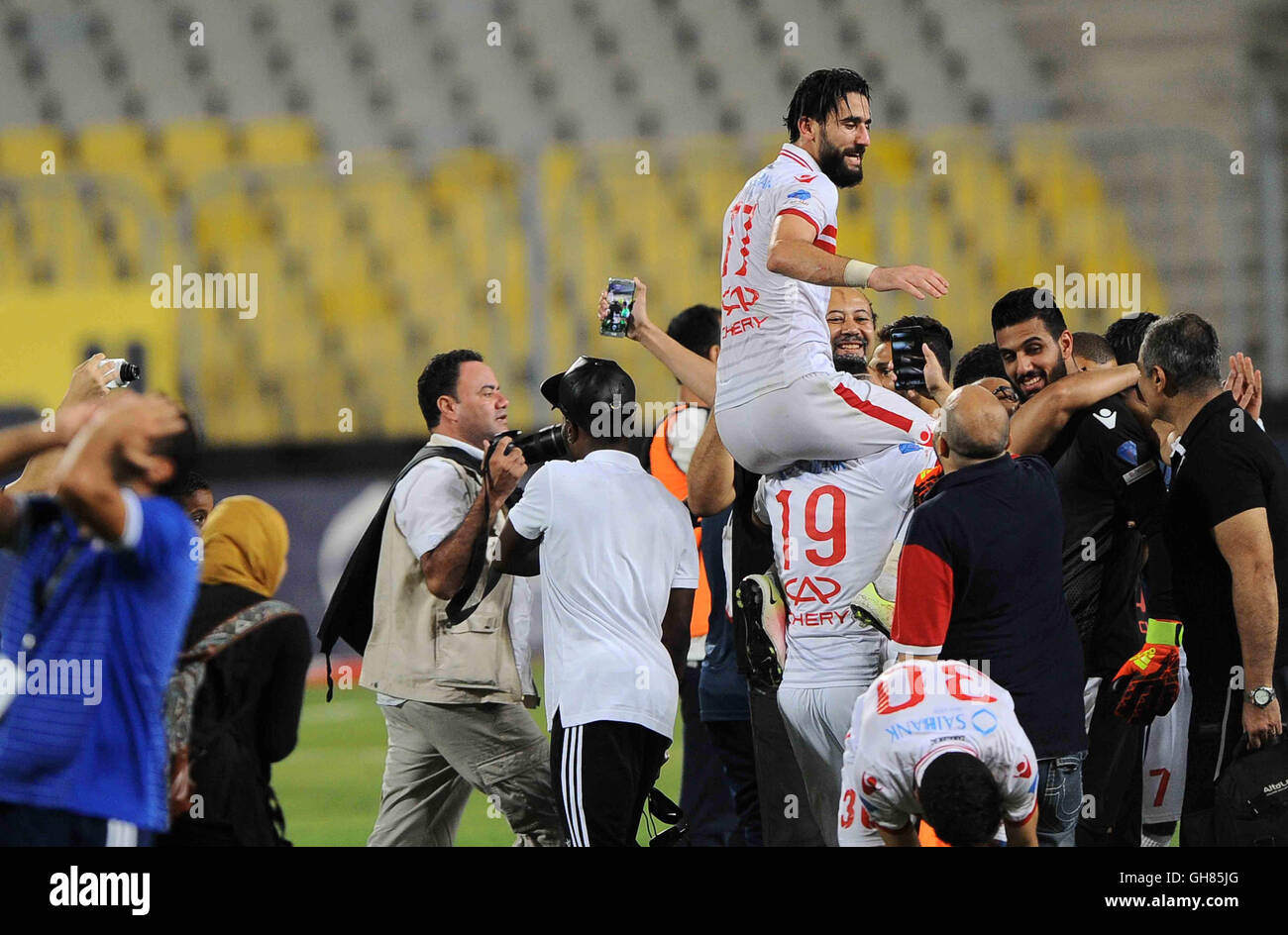 Alexandria, Cairo, Egypt. 8th Aug, 2016. Zamalek players celebrate with ...